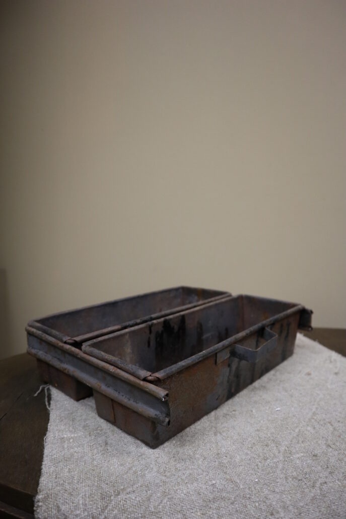 Oud bakblik twee vakken - Sara | Woondecoratie & Groendecoratie ...